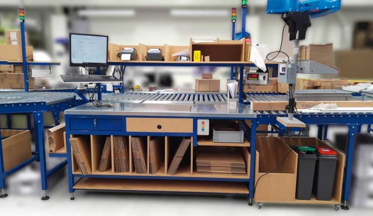 Dispatch Area Driven Roller Conveyor & Packing Stations - Spaceguard