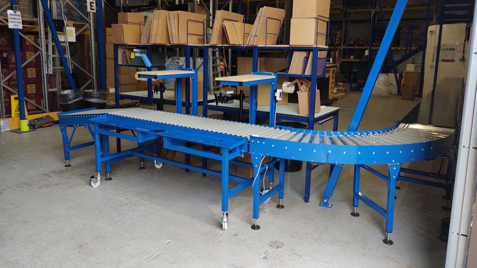 Packing Benches & Conveyor System for Popular Snacks Producer - Spaceguard