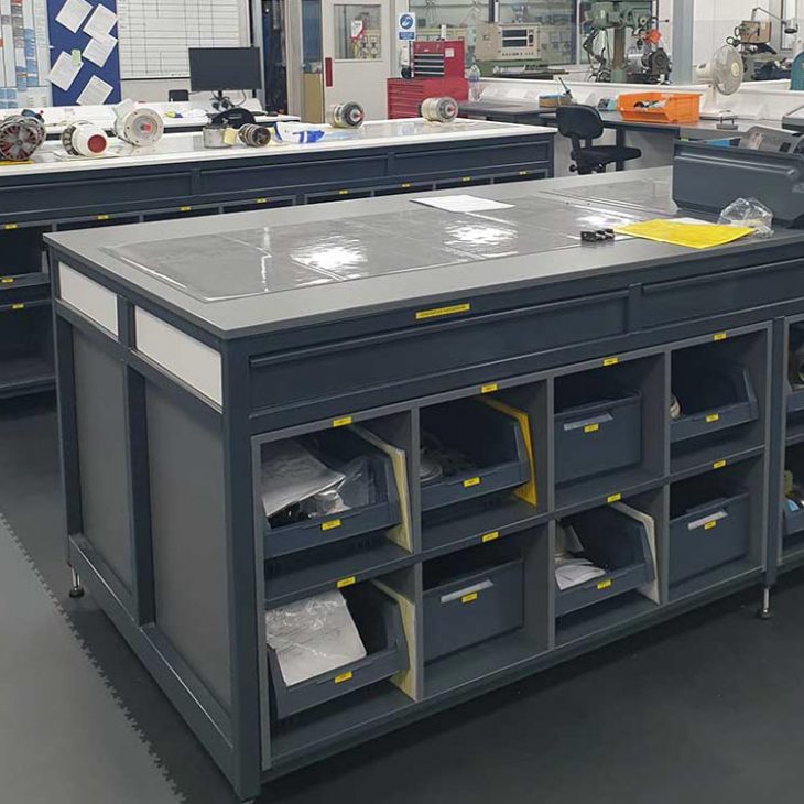 Assembly benches for motorsport engineers - Spaceguard